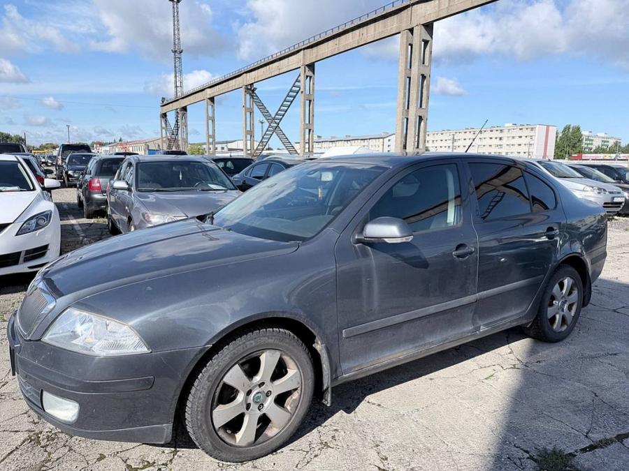 Pelēks Skoda Octavia 2007 Tallina, ar dzinēja tilpumu 2.00 L un nobraukumu 363 tūkst. km par 899 €, foto 10 vietnē AUTOMOTO.COM.LV