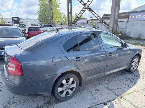 Grey Skoda Octavia 2007 in Tallinn, with an engine capacity of 2.00 L and mileage of 363 thousand km for 899 €, photo 11 on AUTOMOTO.COM.LV