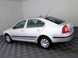 Grey Skoda Octavia 2007 in Tallinn, with an engine capacity of 1.60 L and mileage of 189 thousand km for 999 €, photo 12 on AUTOMOTO.COM.LV