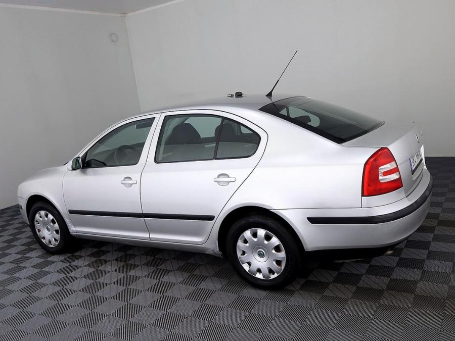 Grey Skoda Octavia 2007 in Tallinn, with an engine capacity of 1.60 L and mileage of 189 thousand km for 999 €, photo 12 on AUTOMOTO.COM.LV