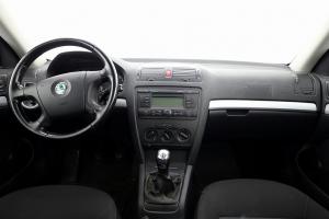 Grey Skoda Octavia 2007 in Tallinn, with an engine capacity of 1.60 L and mileage of 189 thousand km for 999 €, photo 13 on AUTOMOTO.COM.LV
