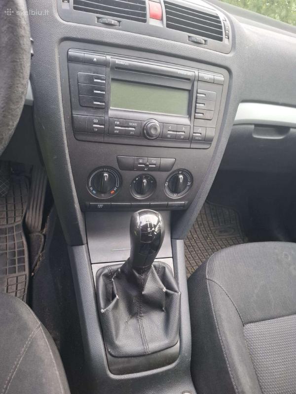 Pelēks Skoda Octavia 2007 Viļņa, ar dzinēja tilpumu 1.90 L un nobraukumu 306 tūkst. km par 699 €, foto 11 vietnē AUTOMOTO.COM.LV