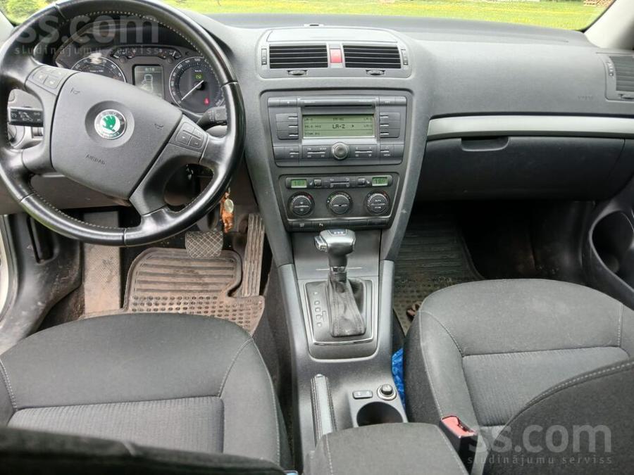 Pelēks Skoda Octavia 2008 Gulbene, ar dzinēja tilpumu 1.90 L un nobraukumu 141 tūkst. km par 3100 €, foto 5 vietnē AUTOMOTO.COM.LV