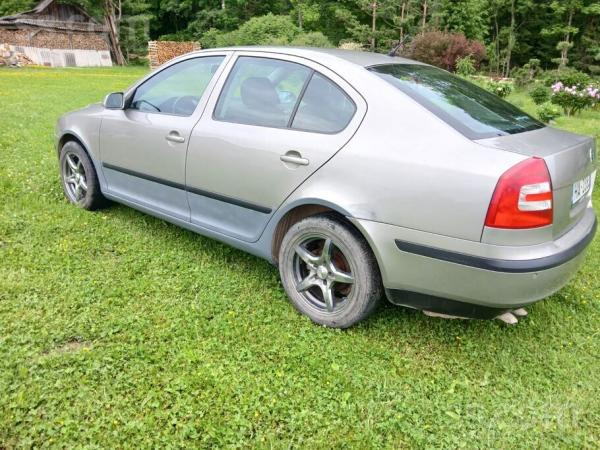 Pelēks Skoda Octavia 2008 Gulbene, ar dzinēja tilpumu 1.90 L un nobraukumu 141 tūkst. km par 3100 €, foto 5 vietnē AUTOMOTO.COM.LV