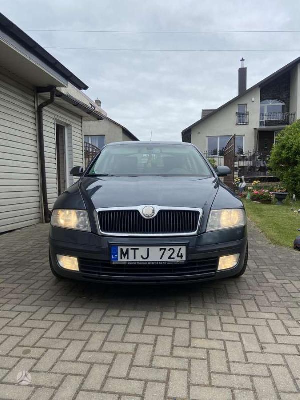 Pelēks Skoda Octavia 2008 Viļņa, ar dzinēja tilpumu 1.90 L un nobraukumu 257 tūkst. km par 1600 €, foto 1 vietnē AUTOMOTO.COM.LV