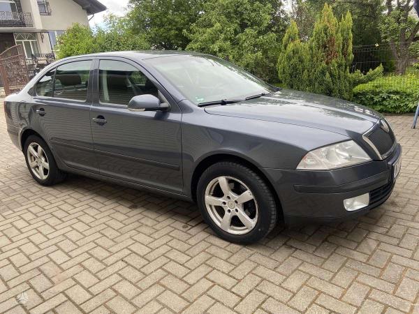 Pelēks Skoda Octavia 2008 Viļņa, ar dzinēja tilpumu 1.90 L un nobraukumu 257 tūkst. km par 1600 €, foto 4 vietnē AUTOMOTO.COM.LV