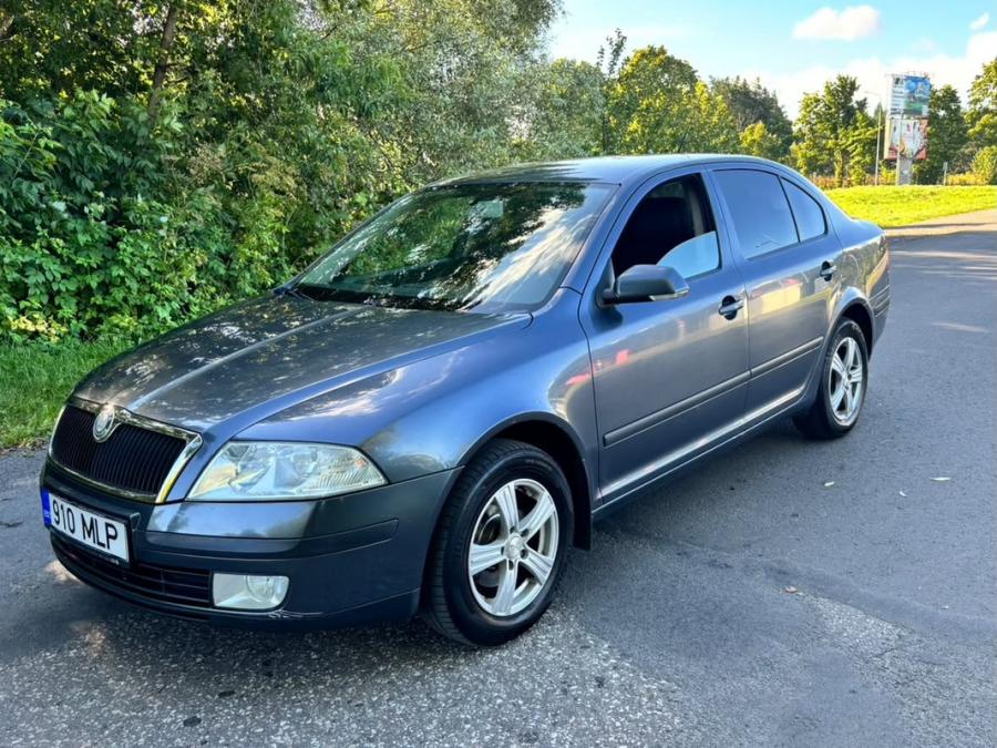 Pelēks Skoda Octavia 2008 Narva, ar dzinēja tilpumu 1.60 L un nobraukumu 290 tūkst. km par 990 €, foto 8 vietnē AUTOMOTO.COM.LV