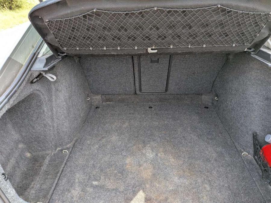 Grey Skoda Octavia 2008 in Vilnius, with an engine capacity of 1.90 L and mileage of 248 thousand km for 1700 €, photo 5 on AUTOMOTO.COM.LV