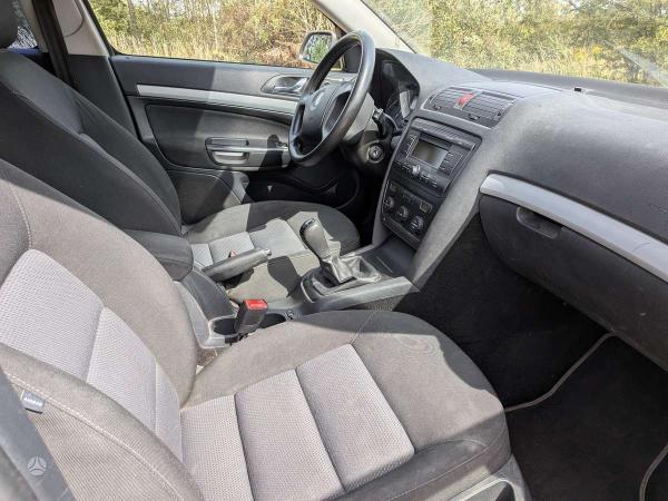 Grey Skoda Octavia 2008 in Vilnius, with an engine capacity of 1.90 L and mileage of 248 thousand km for 1700 €, photo 7 on AUTOMOTO.COM.LV