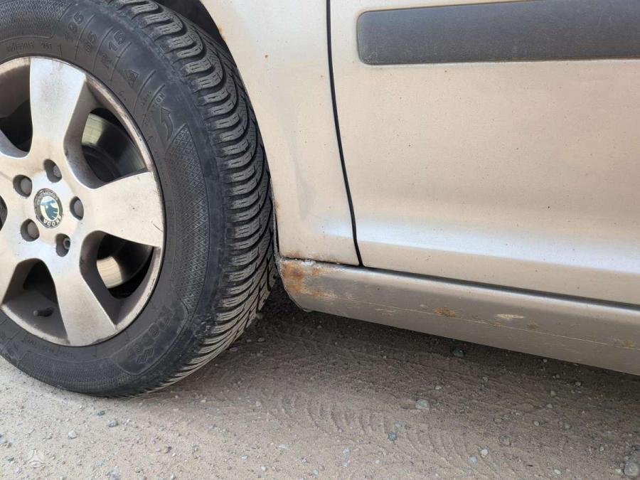 Grey Skoda Octavia 2008 in Vilnius, with an engine capacity of 1.90 L and mileage of 248 thousand km for 1700 €, photo 9 on AUTOMOTO.COM.LV