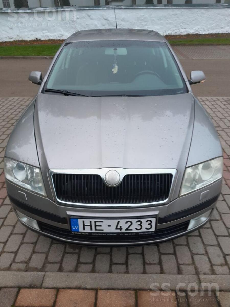 Pelēks Skoda Octavia 2008 Rēzekne, ar dzinēja tilpumu 2.00 L un nobraukumu 238 tūkst. km par 1050 €, foto 3 vietnē AUTOMOTO.COM.LV