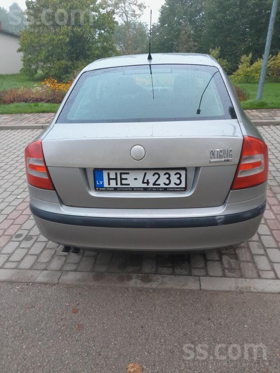 Pelēks Skoda Octavia 2008 Rēzekne, ar dzinēja tilpumu 2.00 L un nobraukumu 238 tūkst. km par 1050 €, foto 5 vietnē AUTOMOTO.COM.LV