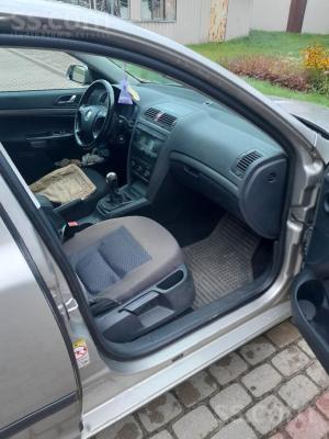 Pelēks Skoda Octavia 2008 Rēzekne, ar dzinēja tilpumu 2.00 L un nobraukumu 238 tūkst. km par 1050 €, foto 10 vietnē AUTOMOTO.COM.LV