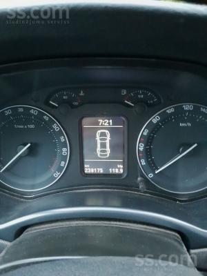 Pelēks Skoda Octavia 2008 Rēzekne, ar dzinēja tilpumu 2.00 L un nobraukumu 238 tūkst. km par 1050 €, foto 11 vietnē AUTOMOTO.COM.LV