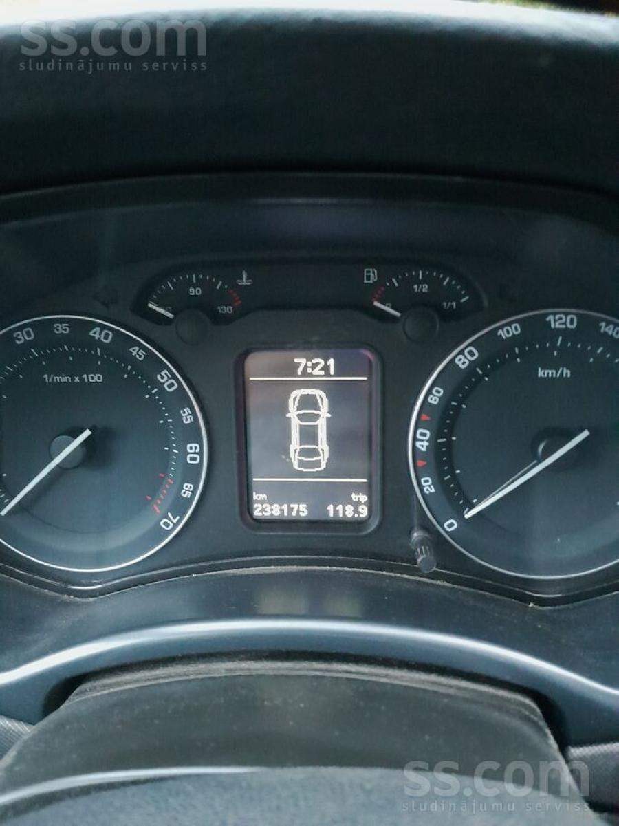 Pelēks Skoda Octavia 2008 Rēzekne, ar dzinēja tilpumu 2.00 L un nobraukumu 238 tūkst. km par 1050 €, foto 11 vietnē AUTOMOTO.COM.LV
