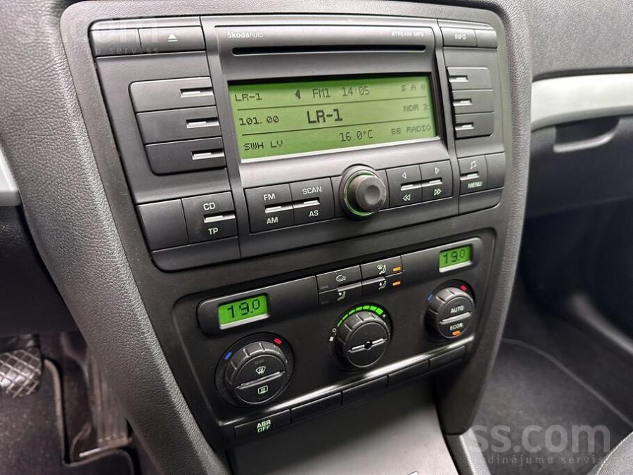 Pelēks Skoda Octavia 2008 Rīga, ar dzinēja tilpumu 1.90 L un nobraukumu 350 tūkst. km par 3300 €, foto 18 vietnē AUTOMOTO.COM.LV