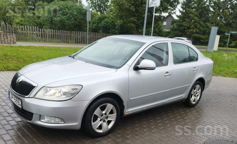 Grey Skoda Octavia 2009 in Riga, with an engine capacity of 2.00 L and mileage of 281 thousand km for 1600 €, photo 1 on AUTOMOTO.COM.LV