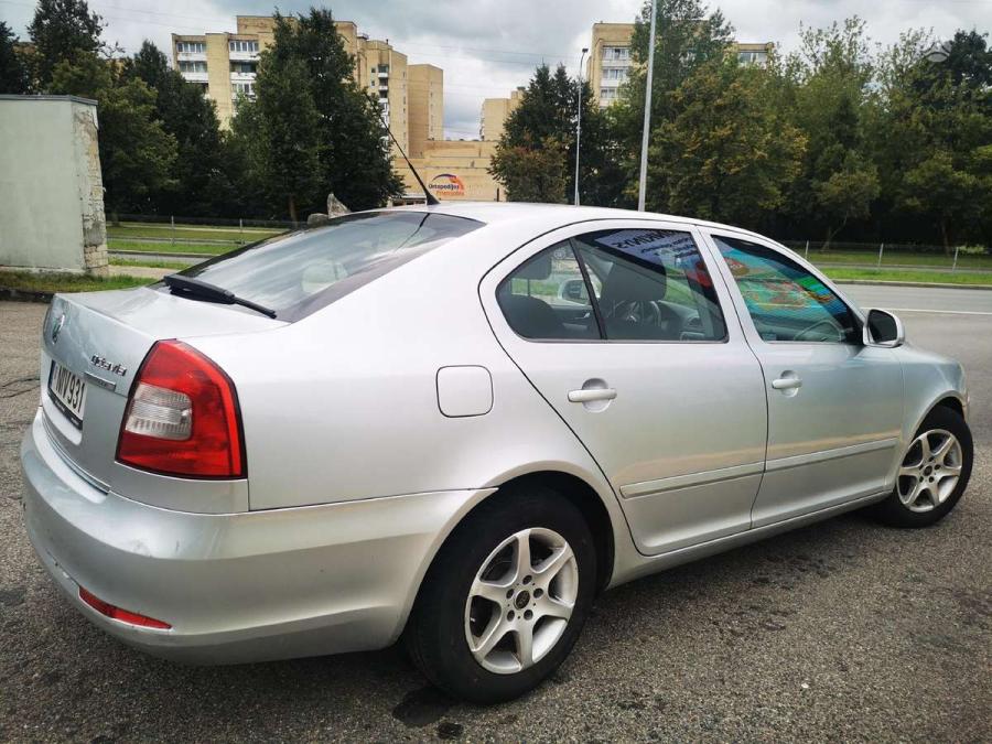 Grey Skoda Octavia 2009 in Vilnius, with an engine capacity of 1.60 L and mileage of 267 thousand km for 2992 €, photo 24 on AUTOMOTO.COM.LV