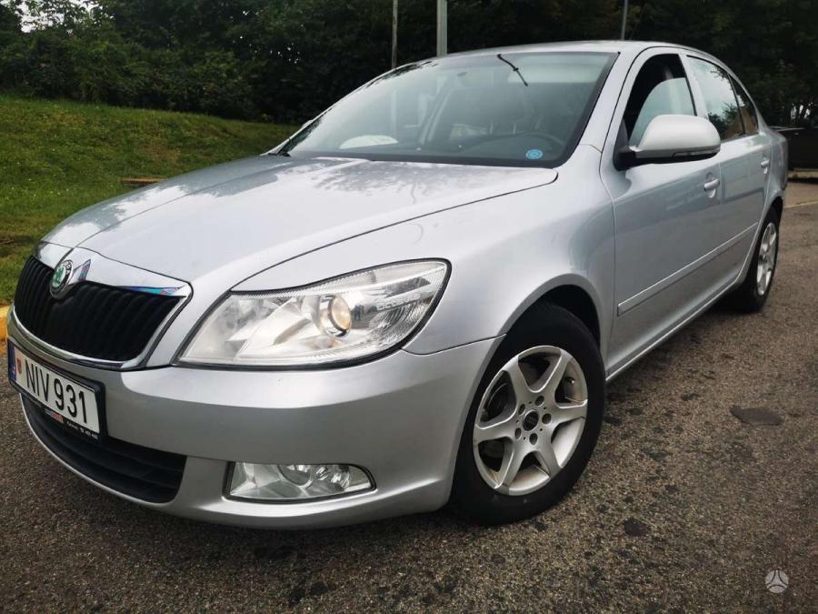 Grey Skoda Octavia 2009 in Vilnius, with an engine capacity of 1.60 L and mileage of 268 thousand km for 2950 €, photo 10 on AUTOMOTO.COM.LV