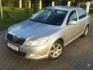 Pelēks Skoda Octavia 2009 Viļņa, ar dzinēja tilpumu 1.60 L un nobraukumu 267 tūkst. km par 2950 €, foto  vietnē AUTOMOTO.COM.LV