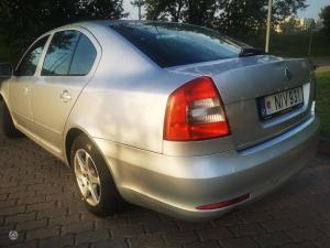 Pelēks Skoda Octavia 2009 Viļņa, ar dzinēja tilpumu 1.60 L un nobraukumu 267 tūkst. km par 2950 €, foto 3 vietnē AUTOMOTO.COM.LV