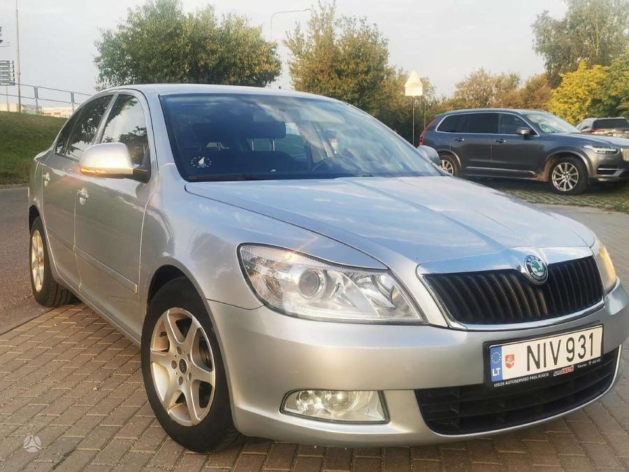 Pelēks Skoda Octavia 2009 Viļņa, ar dzinēja tilpumu 1.60 L un nobraukumu 267 tūkst. km par 2950 €, foto 14 vietnē AUTOMOTO.COM.LV