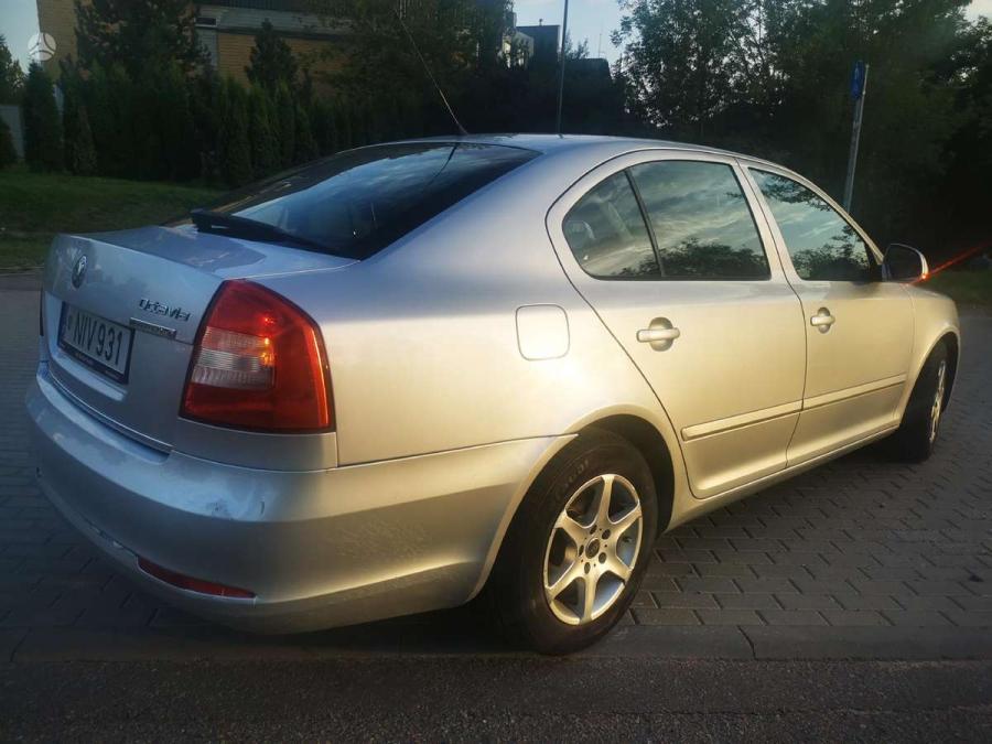 Pelēks Skoda Octavia 2009 Viļņa, ar dzinēja tilpumu 1.60 L un nobraukumu 267 tūkst. km par 2950 €, foto 16 vietnē AUTOMOTO.COM.LV
