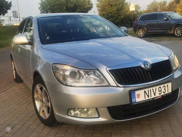 Grey Skoda Octavia 2009 in Vilnius, with an engine capacity of 1.60 L and mileage of 268 thousand km for 2950 €, photo 1 on AUTOMOTO.COM.LV