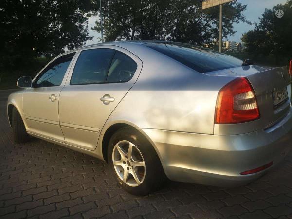 Grey Skoda Octavia 2009 in Vilnius, with an engine capacity of 1.60 L and mileage of 268 thousand km for 2950 €, photo 6 on AUTOMOTO.COM.LV