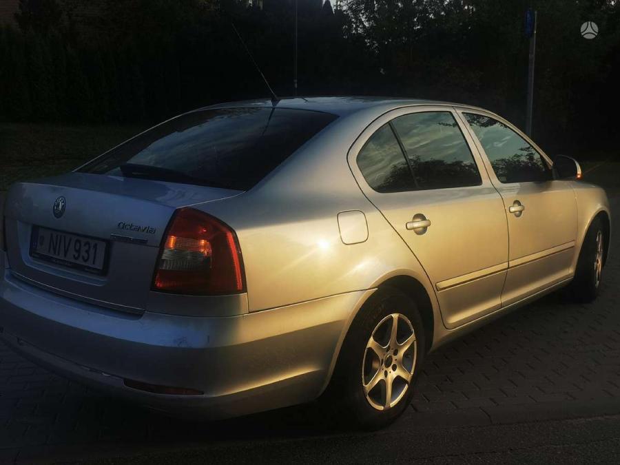 Grey Skoda Octavia 2009 in Vilnius, with an engine capacity of 1.60 L and mileage of 268 thousand km for 2950 €, photo 12 on AUTOMOTO.COM.LV