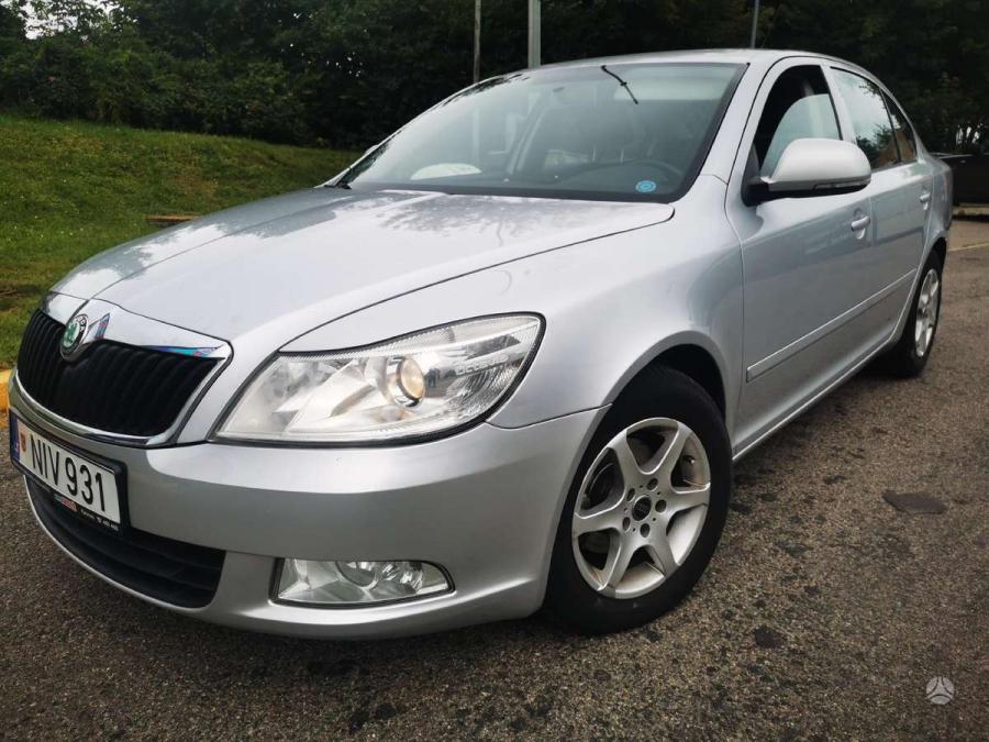 Grey Skoda Octavia 2009 in Vilnius, with an engine capacity of 1.60 L and mileage of 268 thousand km for 2950 €, photo 22 on AUTOMOTO.COM.LV