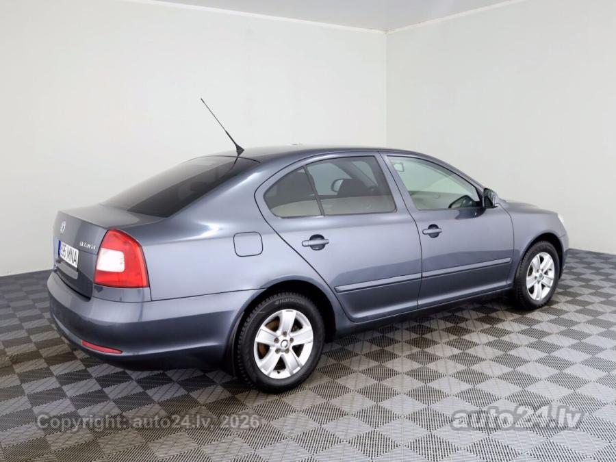 Grey Skoda Octavia 2009 in Tallinn, with an engine capacity of 1.60 L and mileage of 279 thousand km for 1399 €, photo 3 on AUTOMOTO.COM.LV