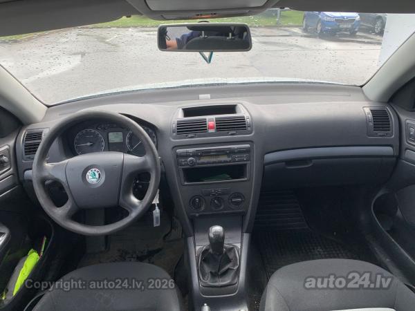 Grey Skoda Octavia 2009 in Rakvere, with an engine capacity of 1.60 L and mileage of 301 thousand km for 900 €, photo 7 on AUTOMOTO.COM.LV