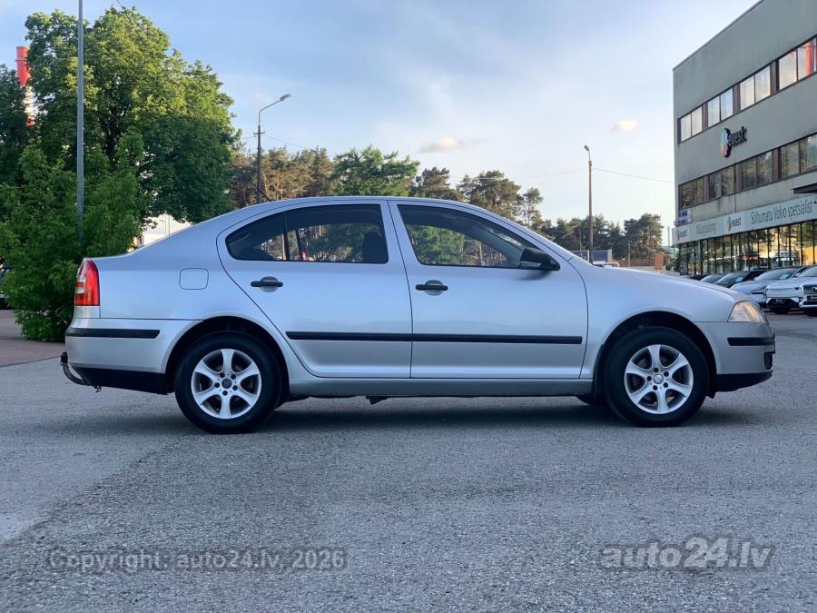 Pelēks Skoda Octavia 2009 Tallina, ar dzinēja tilpumu 1.60 L un nobraukumu 231 tūkst. km par 1999 €, foto 6 vietnē AUTOMOTO.COM.LV
