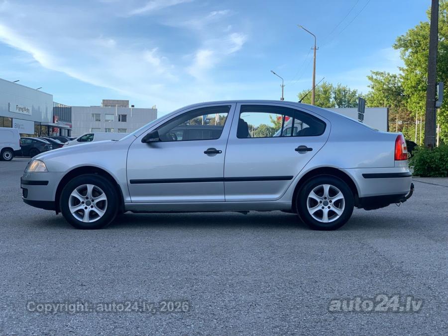 Pelēks Skoda Octavia 2009 Tallina, ar dzinēja tilpumu 1.60 L un nobraukumu 231 tūkst. km par 1999 €, foto 7 vietnē AUTOMOTO.COM.LV