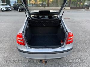 Pelēks Skoda Octavia 2009 Tallina, ar dzinēja tilpumu 1.60 L un nobraukumu 231 tūkst. km par 1999 €, foto 10 vietnē AUTOMOTO.COM.LV