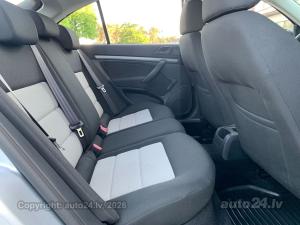 Pelēks Skoda Octavia 2009 Tallina, ar dzinēja tilpumu 1.60 L un nobraukumu 231 tūkst. km par 1999 €, foto 13 vietnē AUTOMOTO.COM.LV