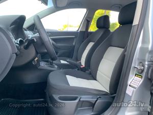 Pelēks Skoda Octavia 2009 Tallina, ar dzinēja tilpumu 1.60 L un nobraukumu 231 tūkst. km par 1999 €, foto 15 vietnē AUTOMOTO.COM.LV