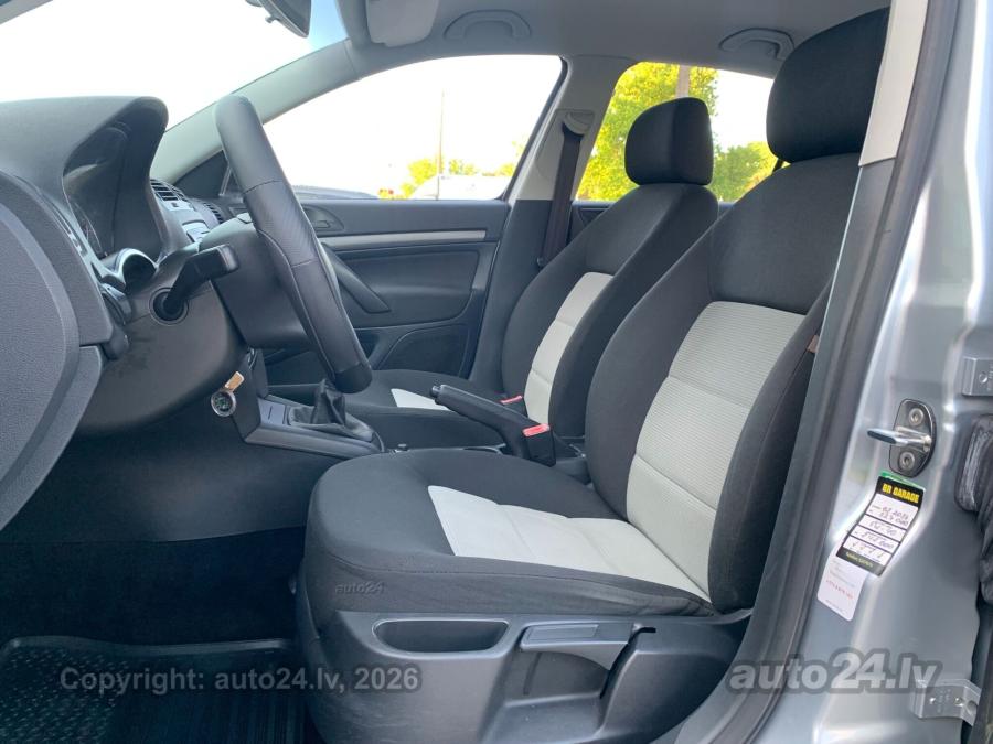 Pelēks Skoda Octavia 2009 Tallina, ar dzinēja tilpumu 1.60 L un nobraukumu 231 tūkst. km par 1999 €, foto 15 vietnē AUTOMOTO.COM.LV
