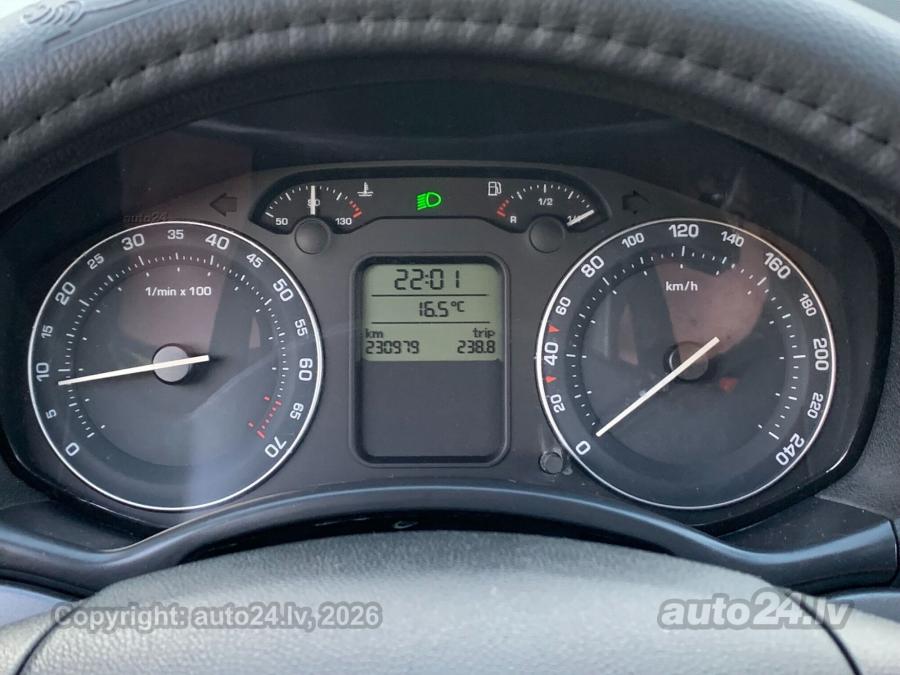 Pelēks Skoda Octavia 2009 Tallina, ar dzinēja tilpumu 1.60 L un nobraukumu 231 tūkst. km par 1999 €, foto 17 vietnē AUTOMOTO.COM.LV