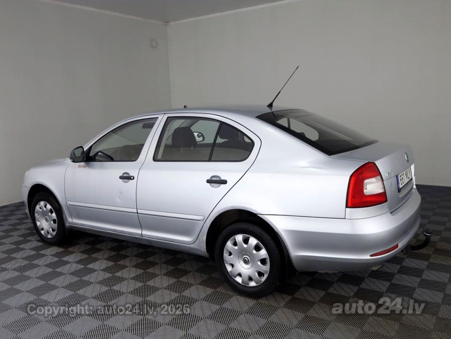 Серый Шкода Октавия 2009 в Таллин, объемом двигателя 1.60 л и пробегом 384 тыс. км за 1199 €, фото 5 на AUTOMOTO.COM.LV