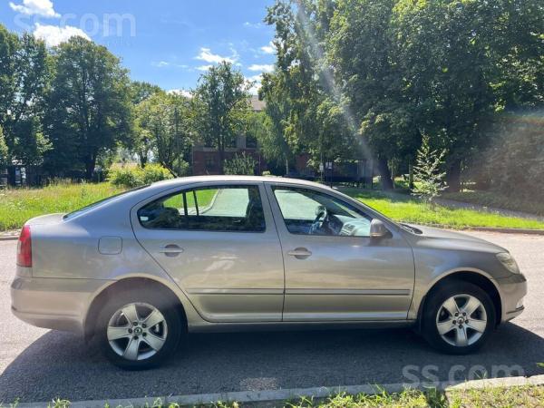 Pelēks Skoda Octavia 2009 Rīga, ar dzinēja tilpumu 2.00 L un nobraukumu 281 tūkst. km par 3400 €, foto 2 vietnē AUTOMOTO.COM.LV
