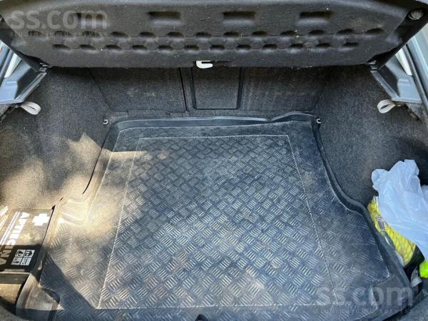 Pelēks Skoda Octavia 2009 Rīga, ar dzinēja tilpumu 2.00 L un nobraukumu 281 tūkst. km par 3400 €, foto 9 vietnē AUTOMOTO.COM.LV