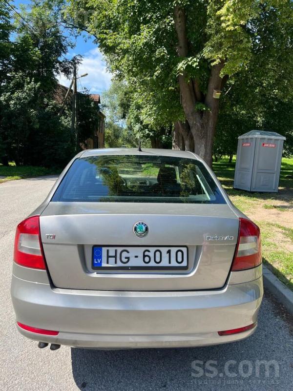 Grey Skoda Octavia 2009 in Riga, with an engine capacity of 2.00 L and mileage of 281 thousand km for 3400 €, photo 3 on AUTOMOTO.COM.LV