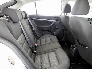 Серый Шкода Октавия 2009 в Таллин, объемом двигателя 1.60 л и пробегом 384 тыс. км за 1099 €, фото 8 на AUTOMOTO.COM.LV