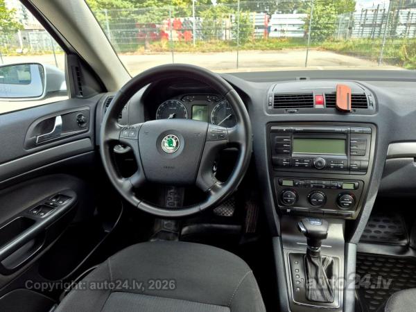 Серый Шкода Октавия 2009 в Таллин, объемом двигателя 2.00 л и пробегом 331 тыс. км за 1890 €, фото 5 на AUTOMOTO.COM.LV