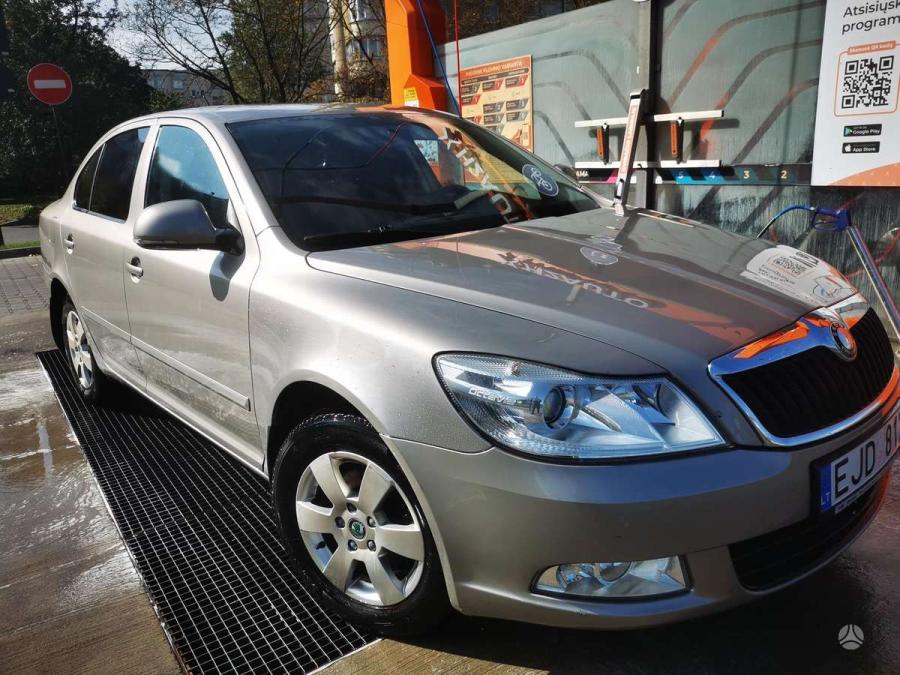 Grey Skoda Octavia 2009 in Vilnius, with an engine capacity of 1.90 L and mileage of 332 thousand km for 3450 €, photo 7 on AUTOMOTO.COM.LV