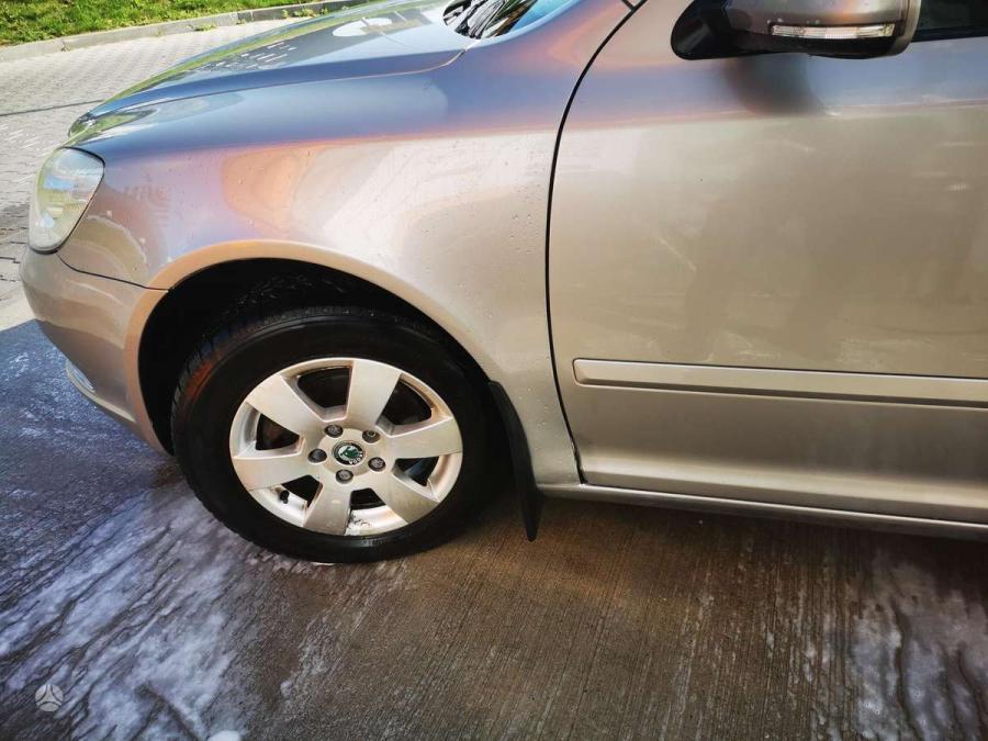 Grey Skoda Octavia 2009 in Vilnius, with an engine capacity of 1.90 L and mileage of 332 thousand km for 3450 €, photo 8 on AUTOMOTO.COM.LV