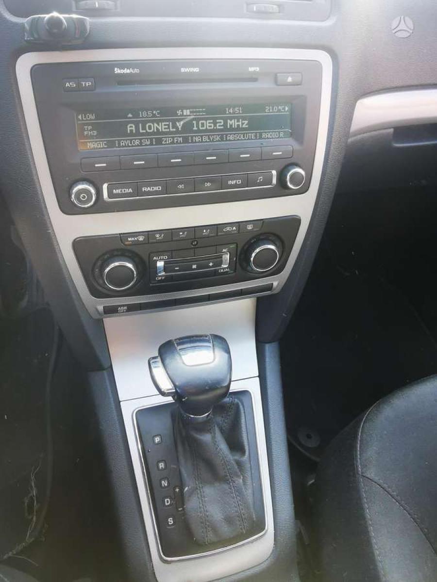 Grey Skoda Octavia 2009 in Vilnius, with an engine capacity of 1.90 L and mileage of 332 thousand km for 3450 €, photo 16 on AUTOMOTO.COM.LV
