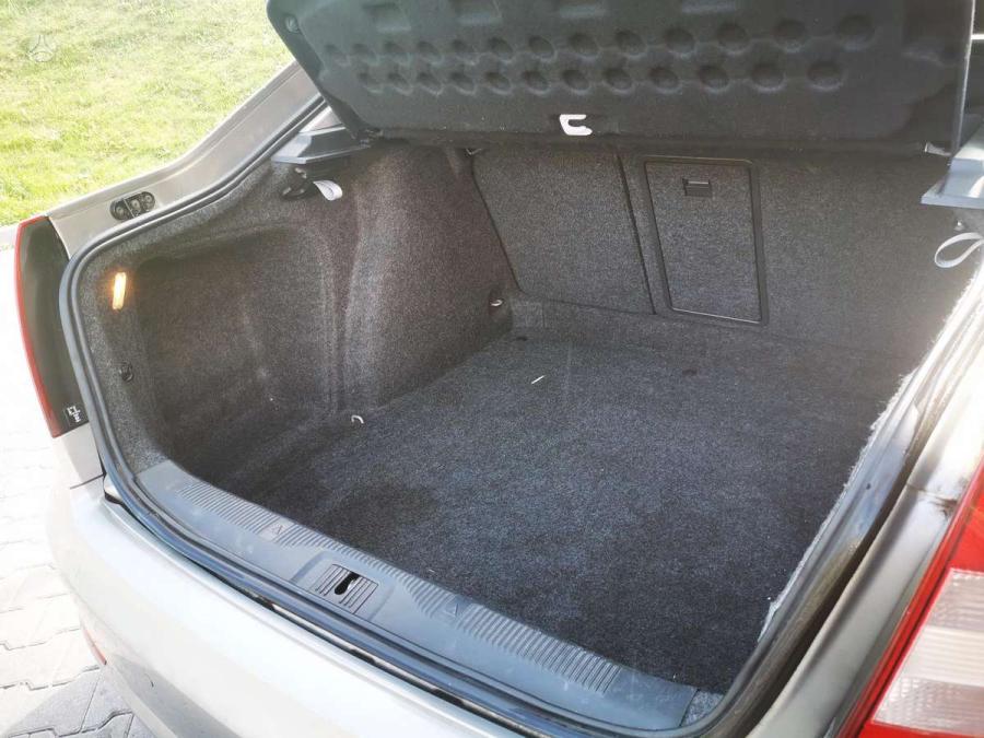 Grey Skoda Octavia 2009 in Vilnius, with an engine capacity of 1.90 L and mileage of 332 thousand km for 3450 €, photo 20 on AUTOMOTO.COM.LV